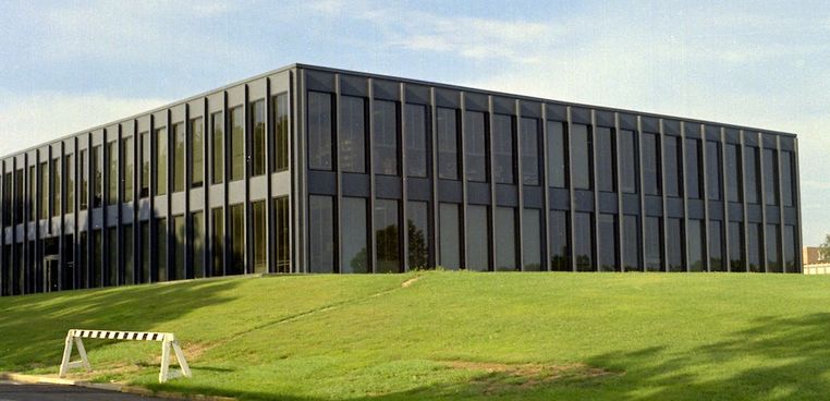 Meredith Hall - Drakeapedia